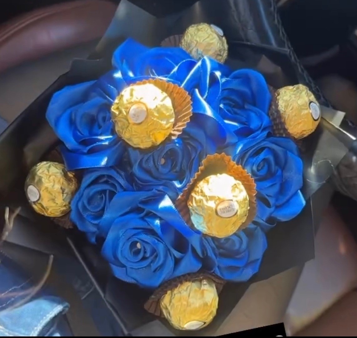 How to Make A Beautiful Ribbon Rose Bouquet – The Cardinal Post